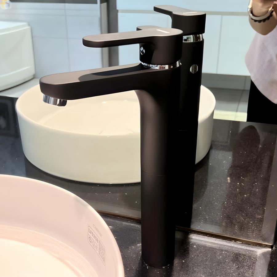 Vòi Lavabo Caesar Nóng Lạnh B571CBU Thân Cao Màu Đen