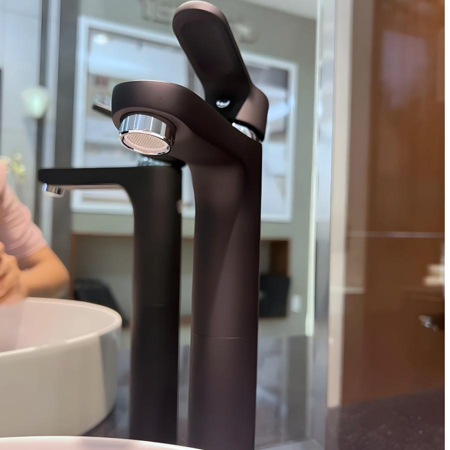 Vòi Lavabo Caesar Nóng Lạnh B571CBU Thân Cao Màu Đen